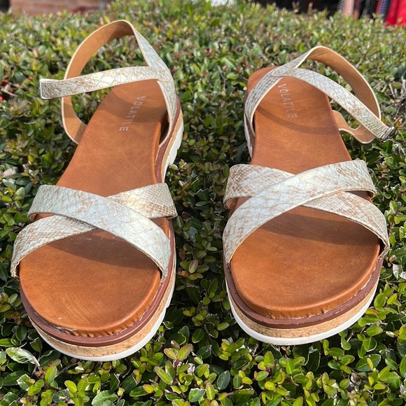 Volatile | Shoes | Volatile Sandals | Poshmark